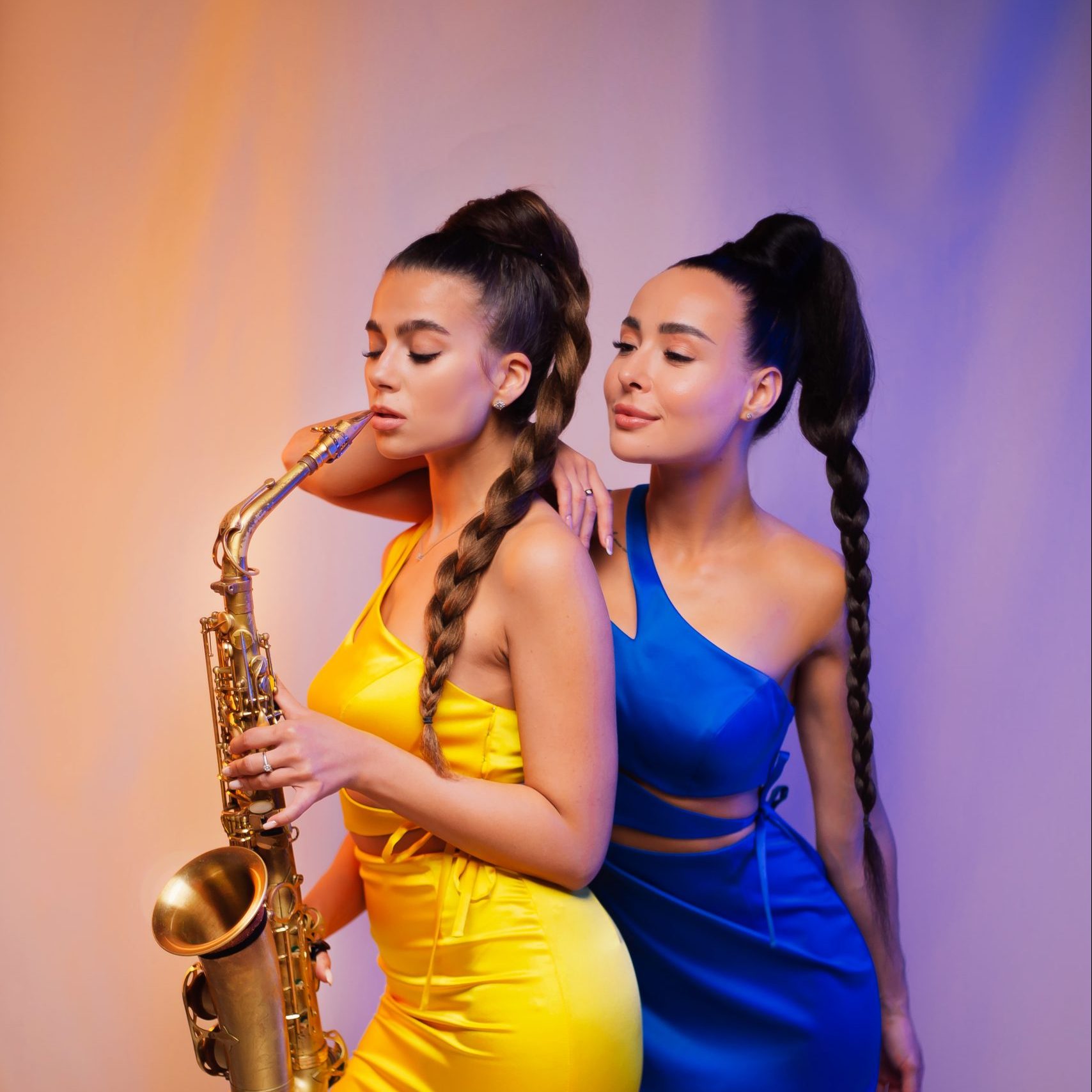 SESTRA та IKSIY презентували пісню "Great People"