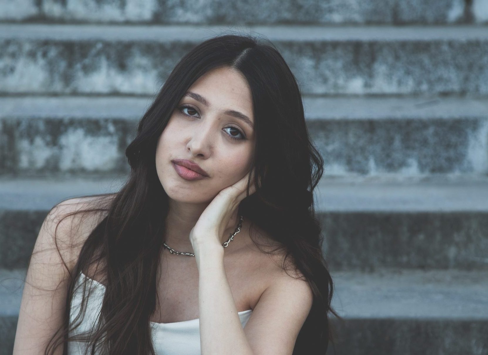 NATíYA презентує трек “Чекаю. Сумую”