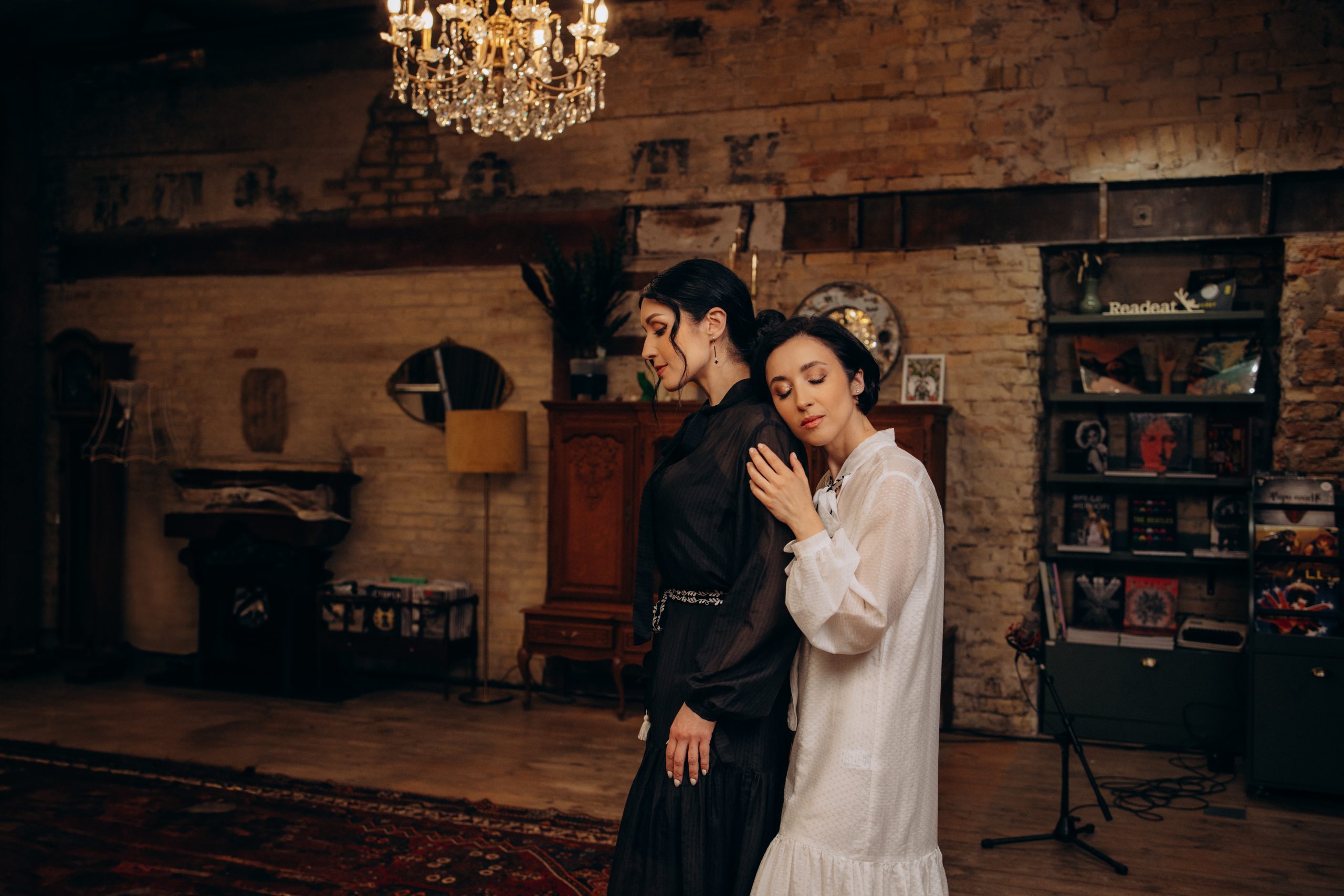 The Alibi Sisters презентують відео на єврейську колискову